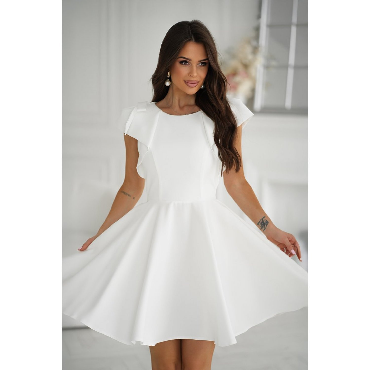 Rochie cununie civila scurta babydoll alba cu volane Avery - JojoFashion.ro