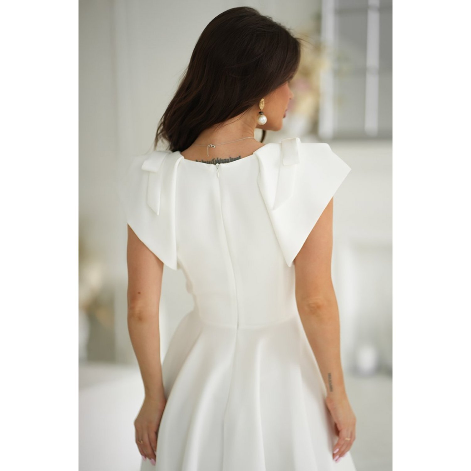 Rochie cununie civila scurta babydoll alba cu volane Avery - JojoFashion.ro