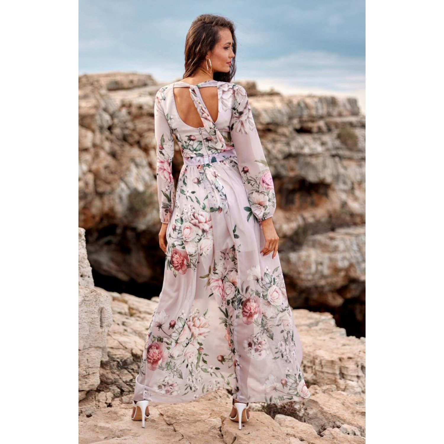 Rochie de vara lunga din voal bej cu flori vaporoasa cu maneca lunga ...