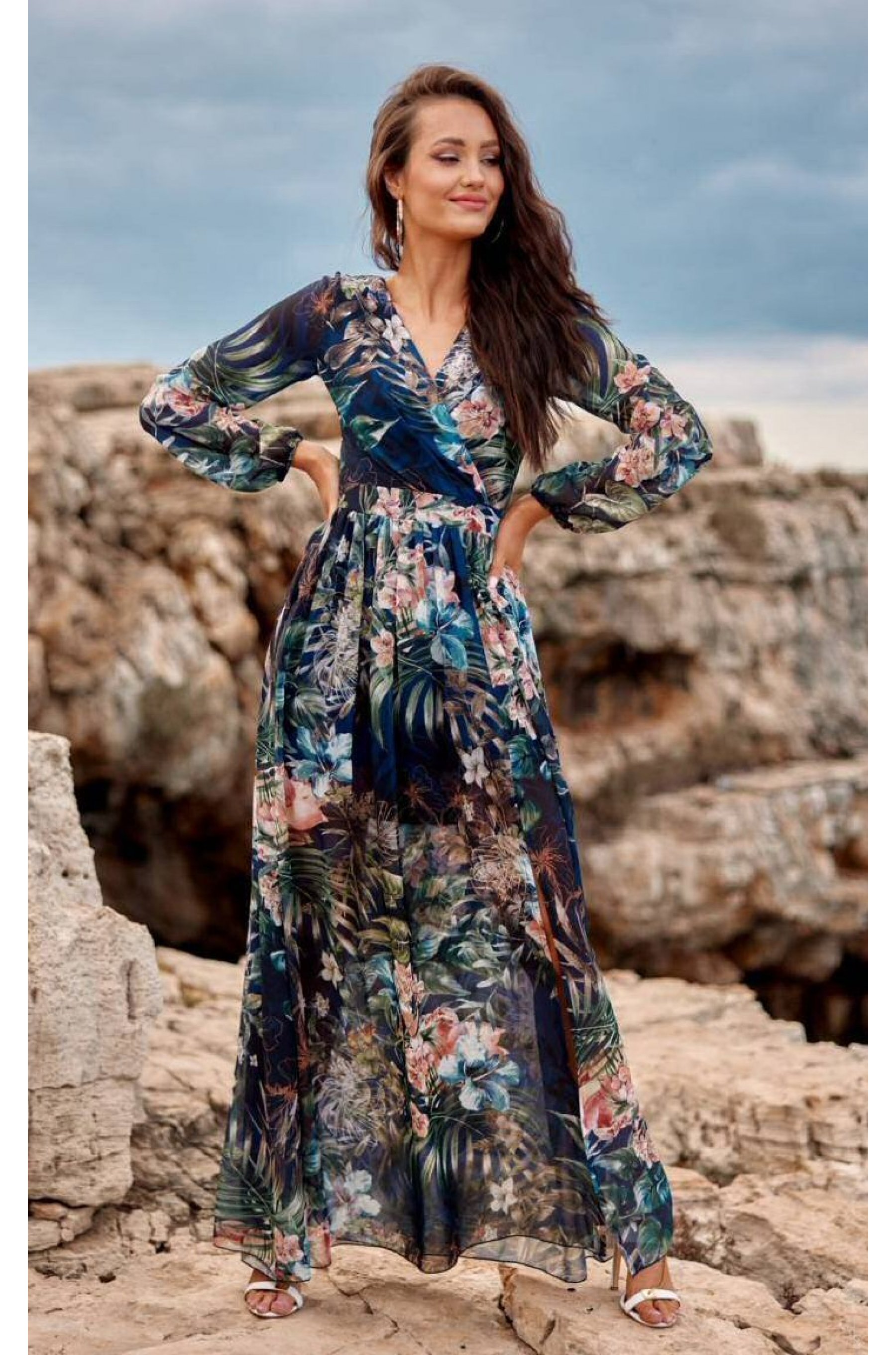 Rochie de vara lunga din voal bleumarin cu flori albastre si roz ...