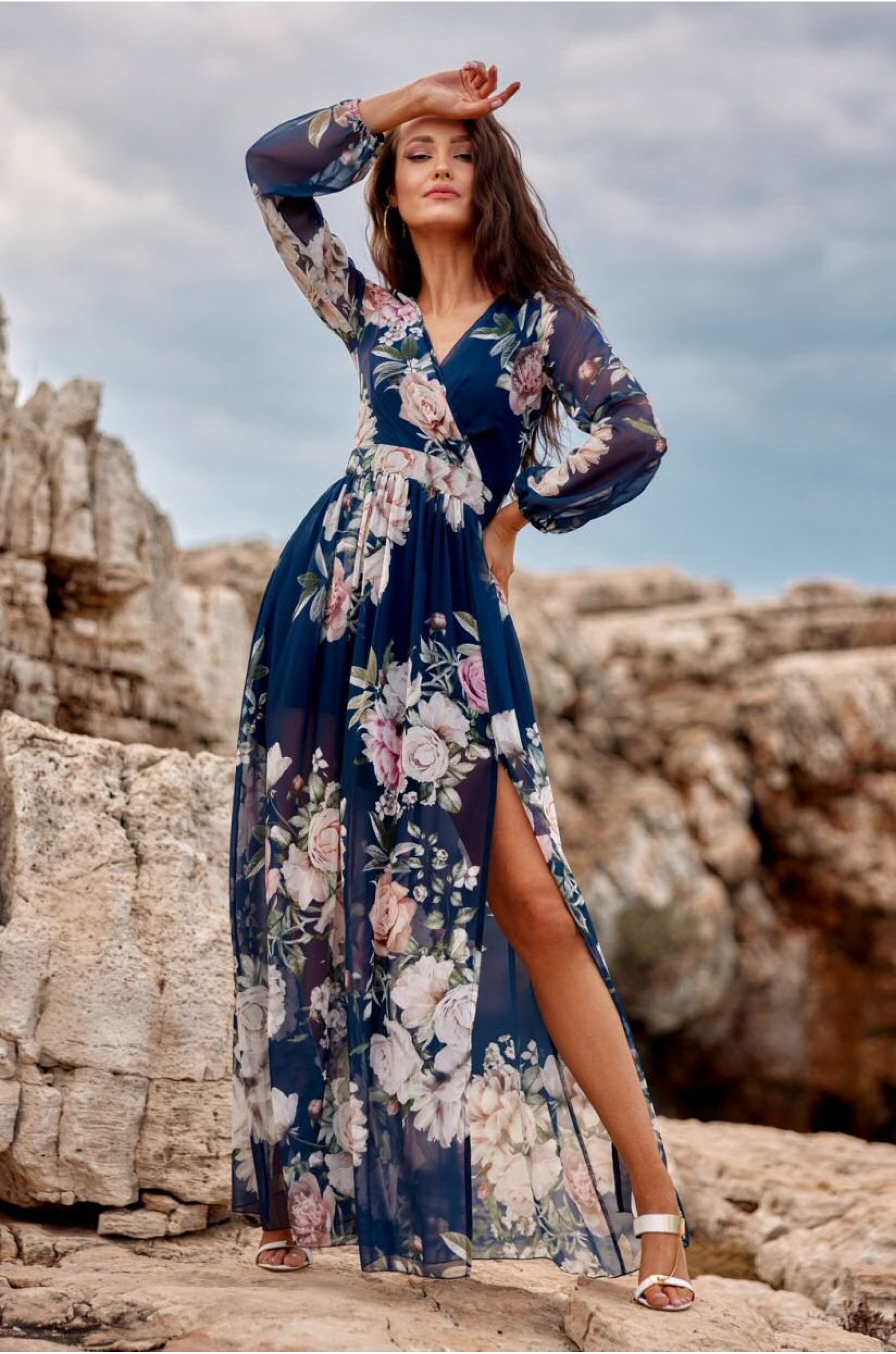 Rochie de vara lunga din voal bleumarin cu flori vaporoasa cu maneca ...