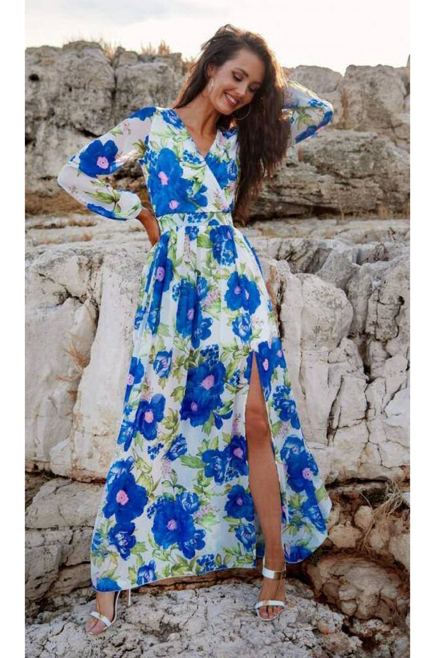 Rochie de vara lunga din voal ecru cu flori bleu vaporoasa cu maneca ...