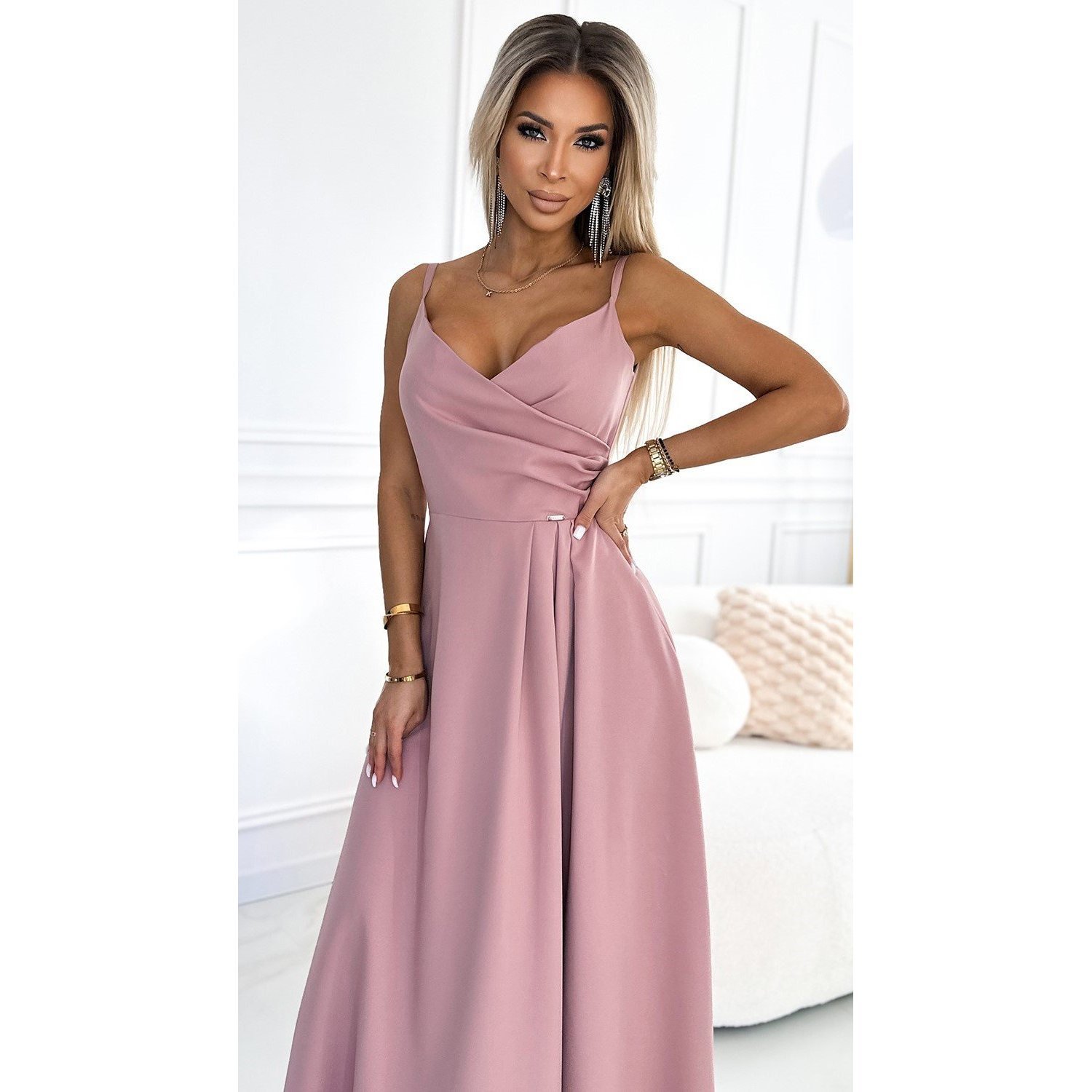 Rochie lunga eleganta roz pudrat petrecuta Scarlett - JojoFashion.ro