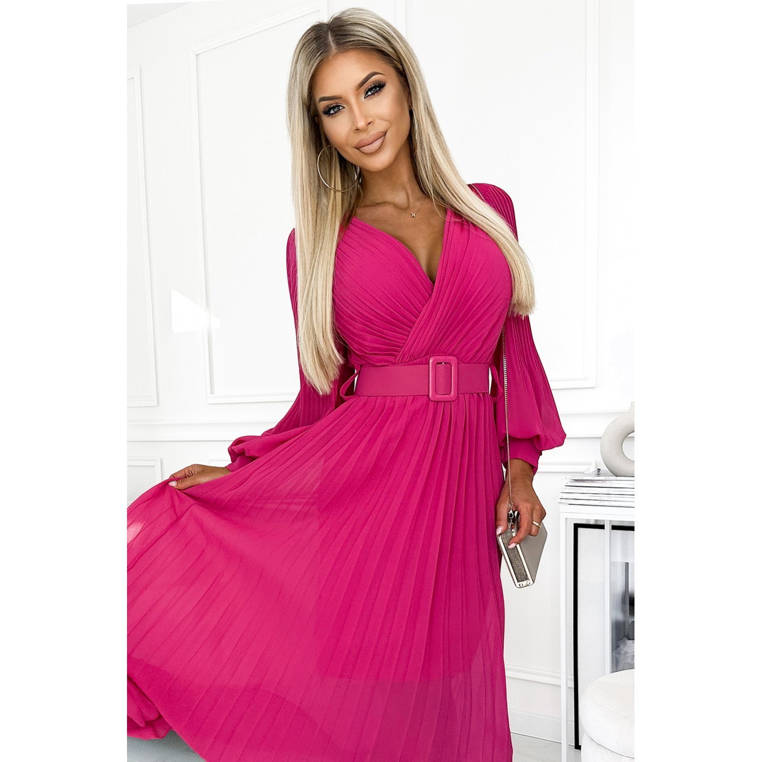 Rochie lunga plisata din chiffon roz zmeura cu maneca lunga vaporoasa ...