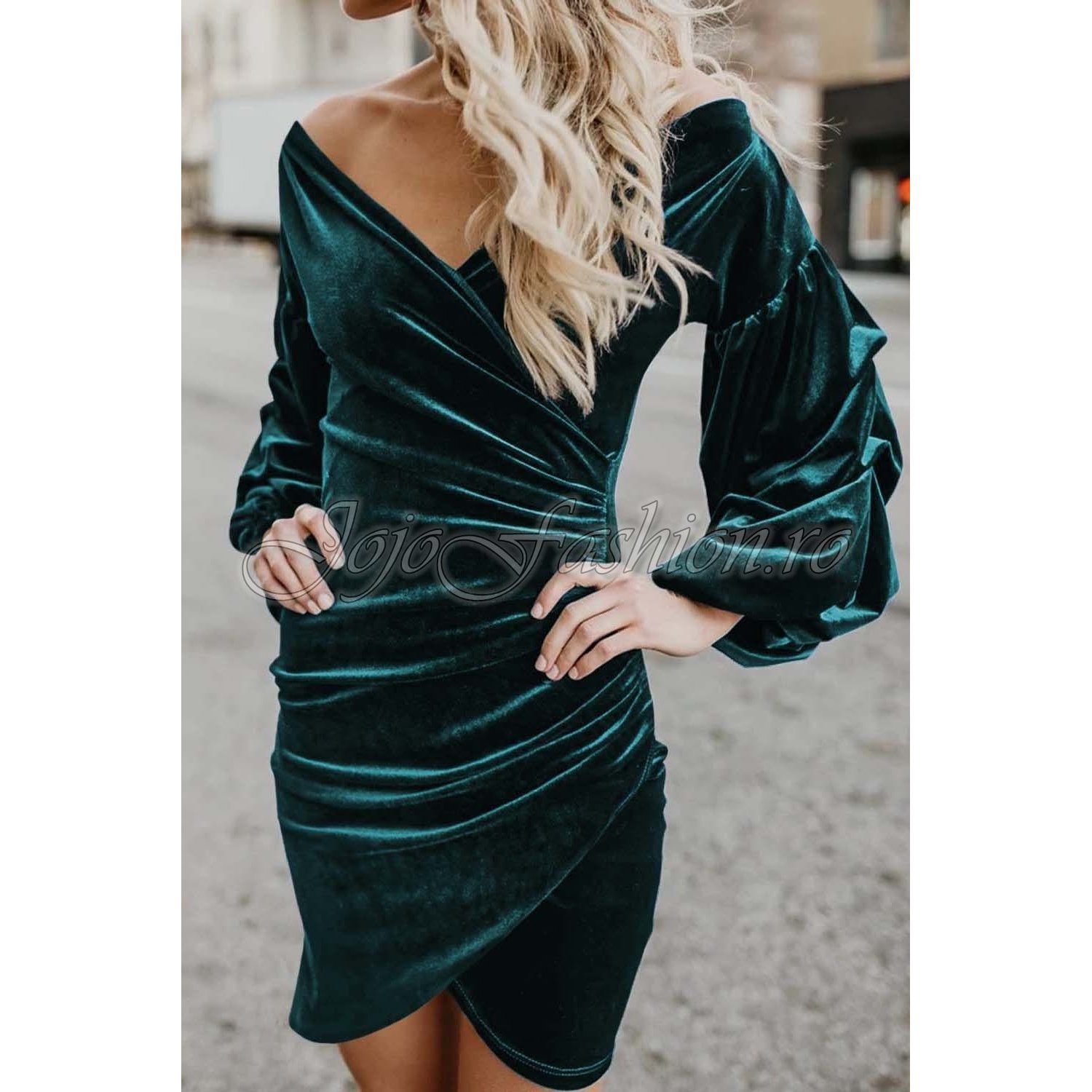 Rochie de seara scurta din catifea verde suprapusa Carina - JojoFashion.ro