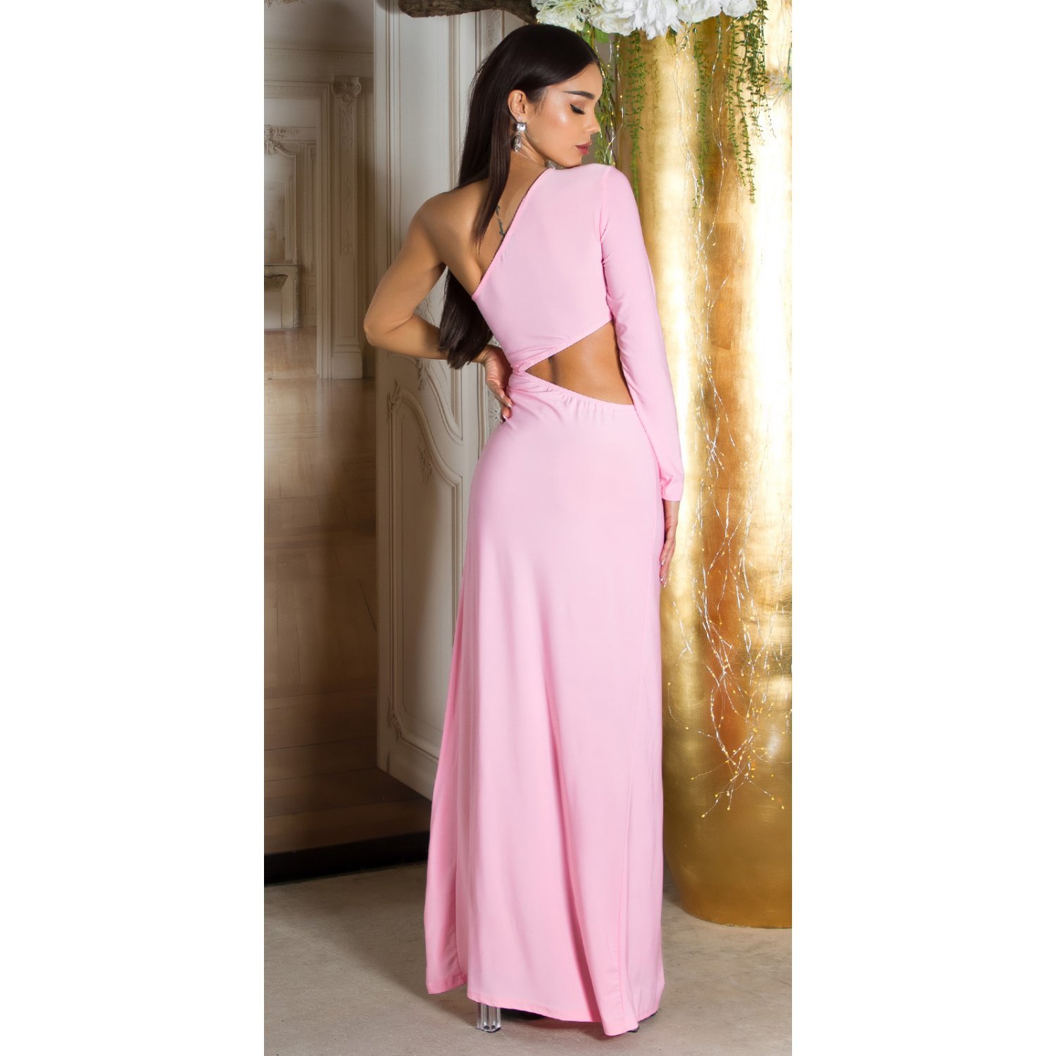 Rochie lunga mulata roz pastelat cu maneca lunga si umerii goi ...