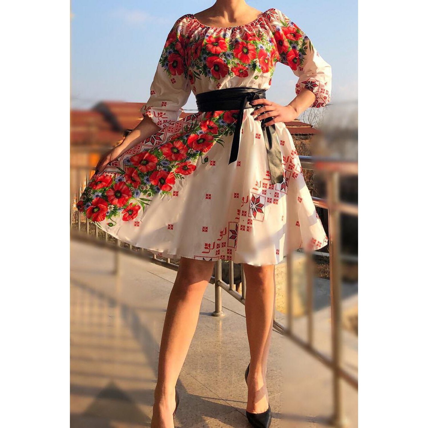 Rochie traditionala scurta alba cu maci rosii Lesya - JojoFashion.ro