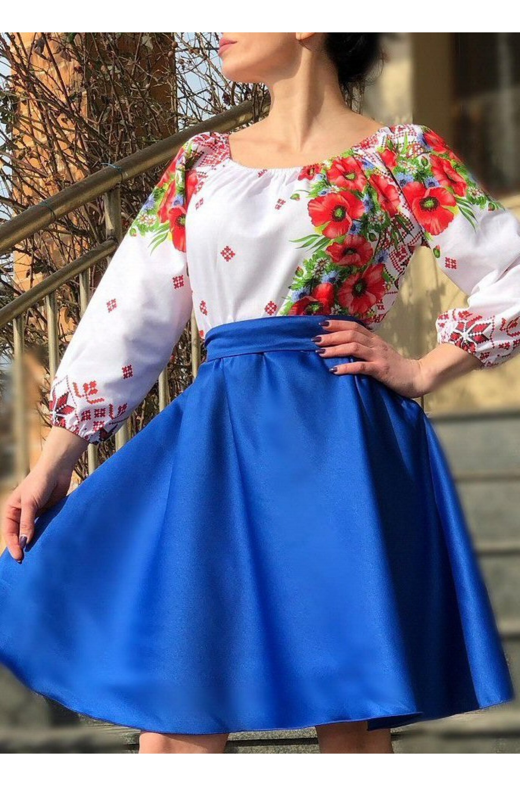 Rochie traditionala midi tafta albastra cu maci rosii Azra - JojoFashion.ro