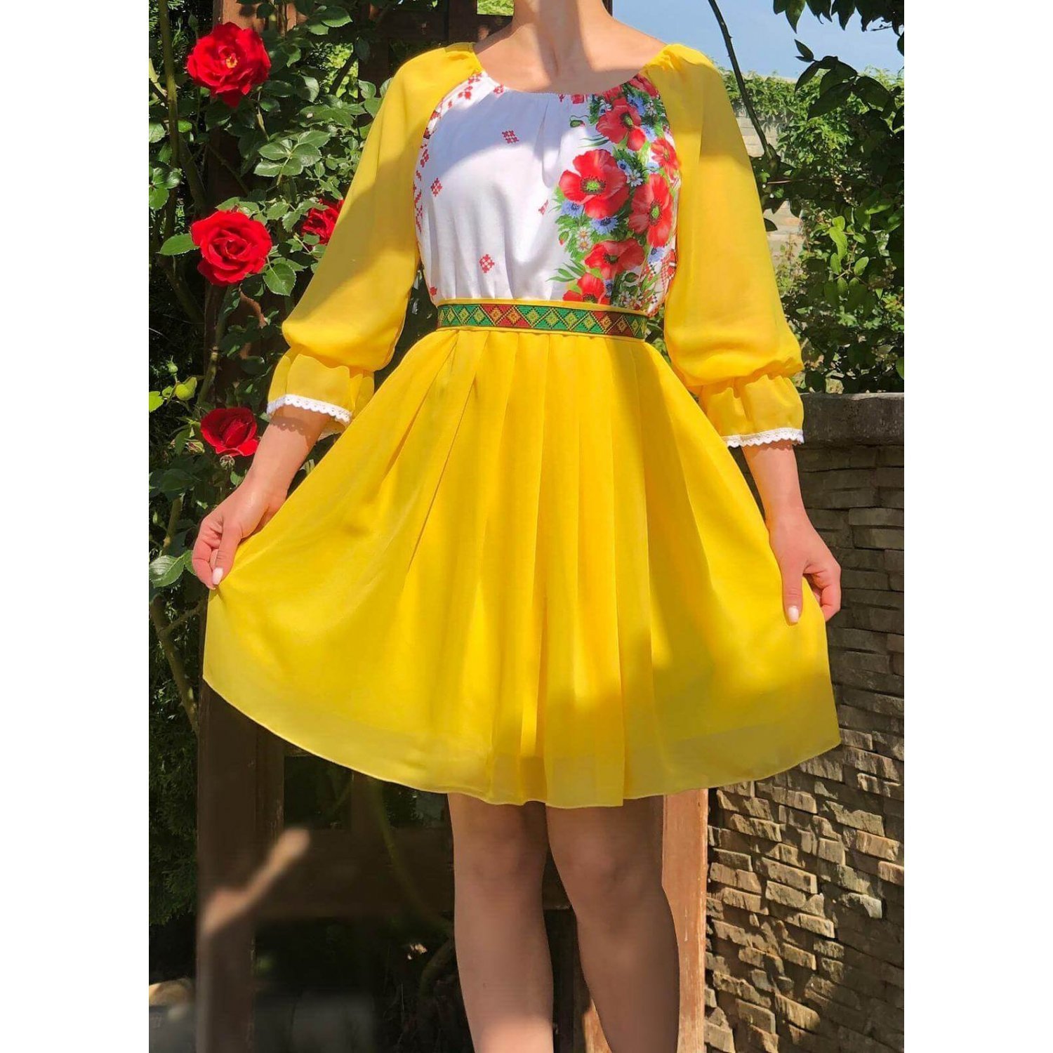 Rochie scurta galbena cu maci din voal cu motive traditionale Loredana ...